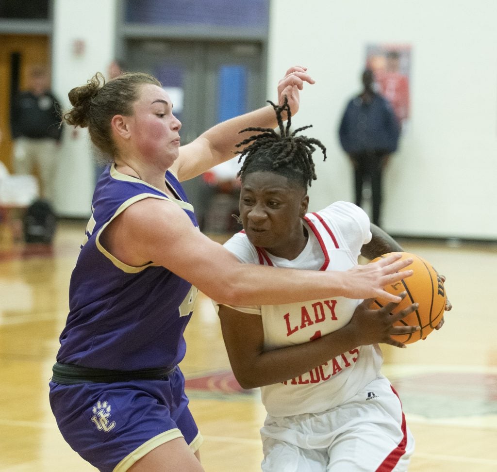 Photojournalism: Laney High School girls' basketball team heads to the ...