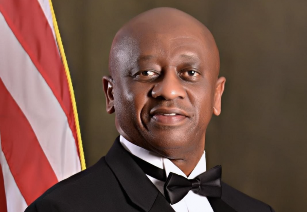 Sias files notice of new appeal