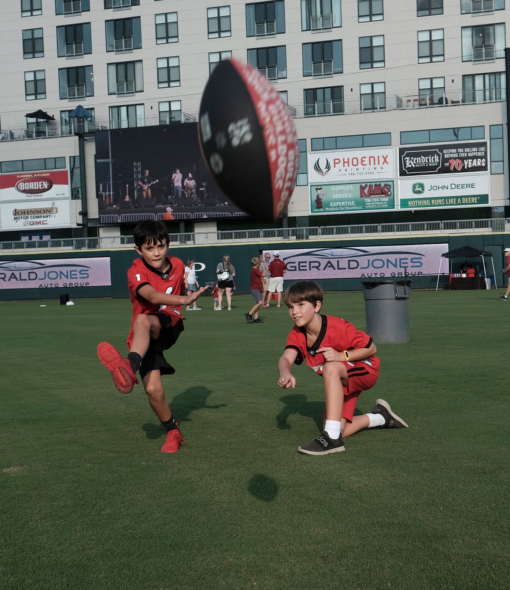 Photojournalism: Border Bash - The Augusta Press