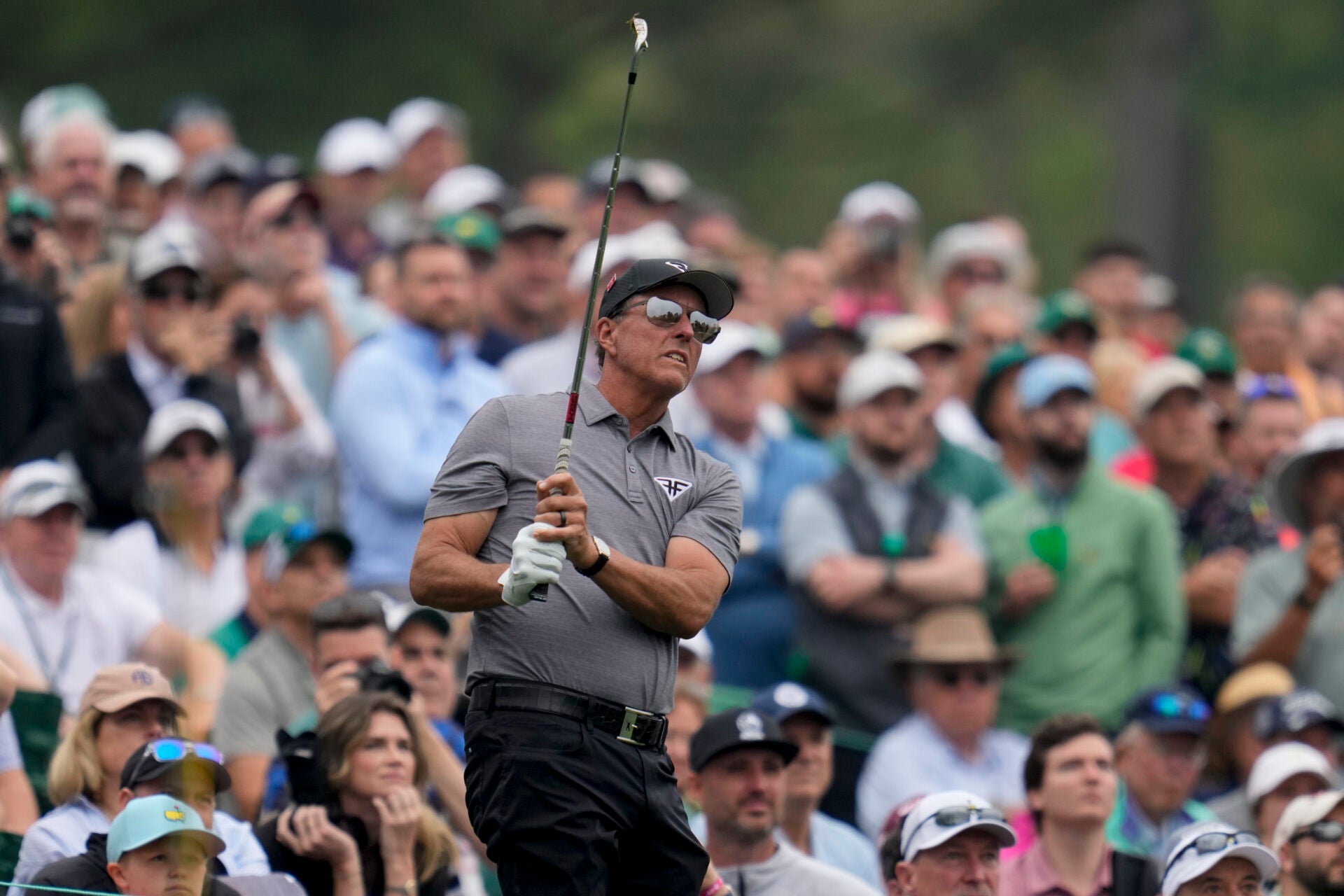 Column: Mickelson begins road to redemption at the Masters - The ...