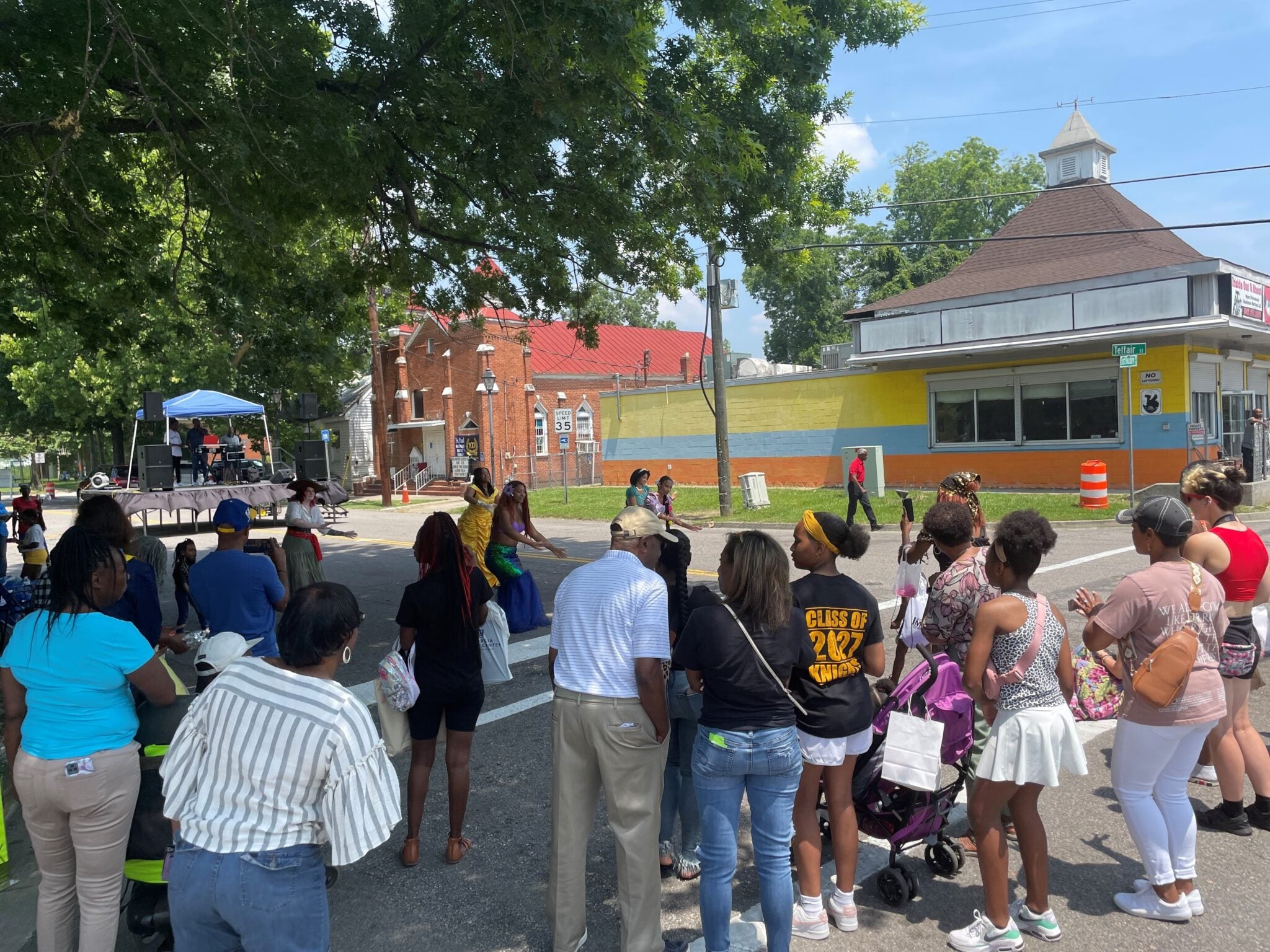 East Boundary celebrates mural and honors neighborhood at East Augusta ...