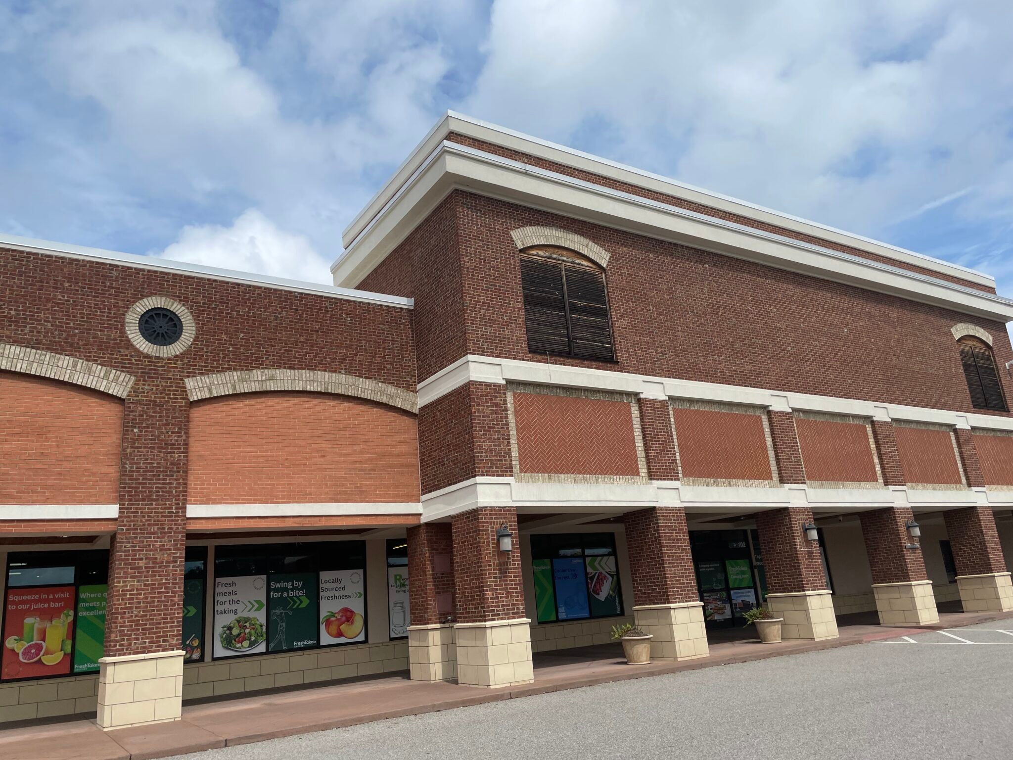 New supermarket coming to former Whole Foods location on Washington ...