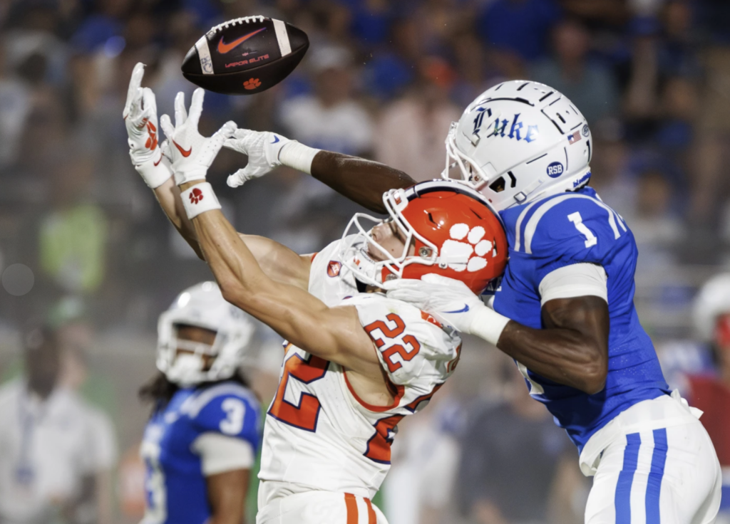 Leonard helps Duke stun No. 9 Clemson 28-7 in a lopsided ACC opener ...