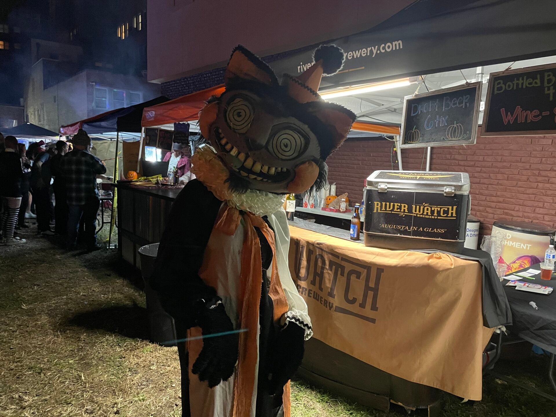 Le Chat Noir's 16th annual Black Cat Festival draws a huge crowd of ...