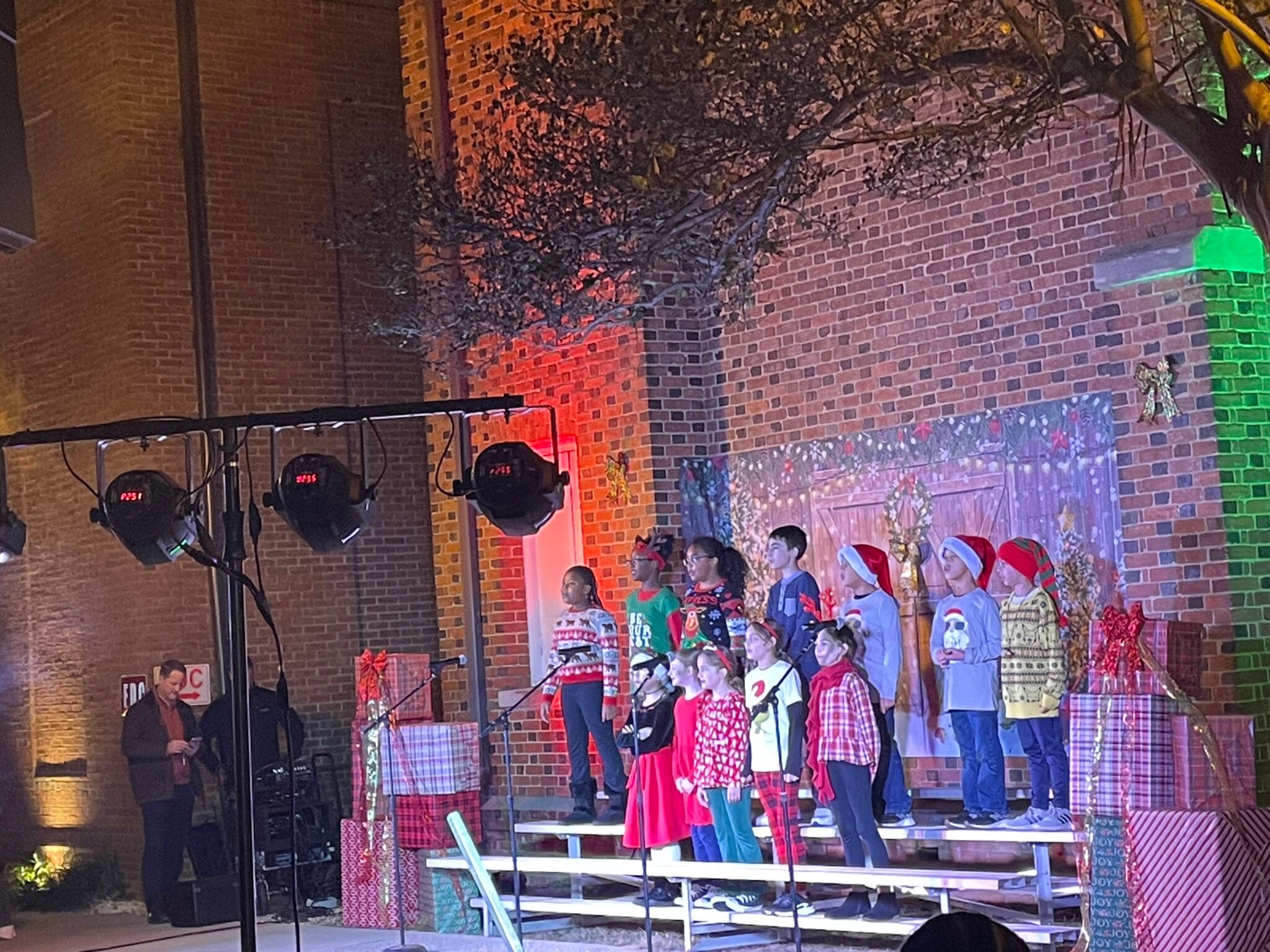 Aiken's annual tree lighting ceremony draws crowd a day early - The ...