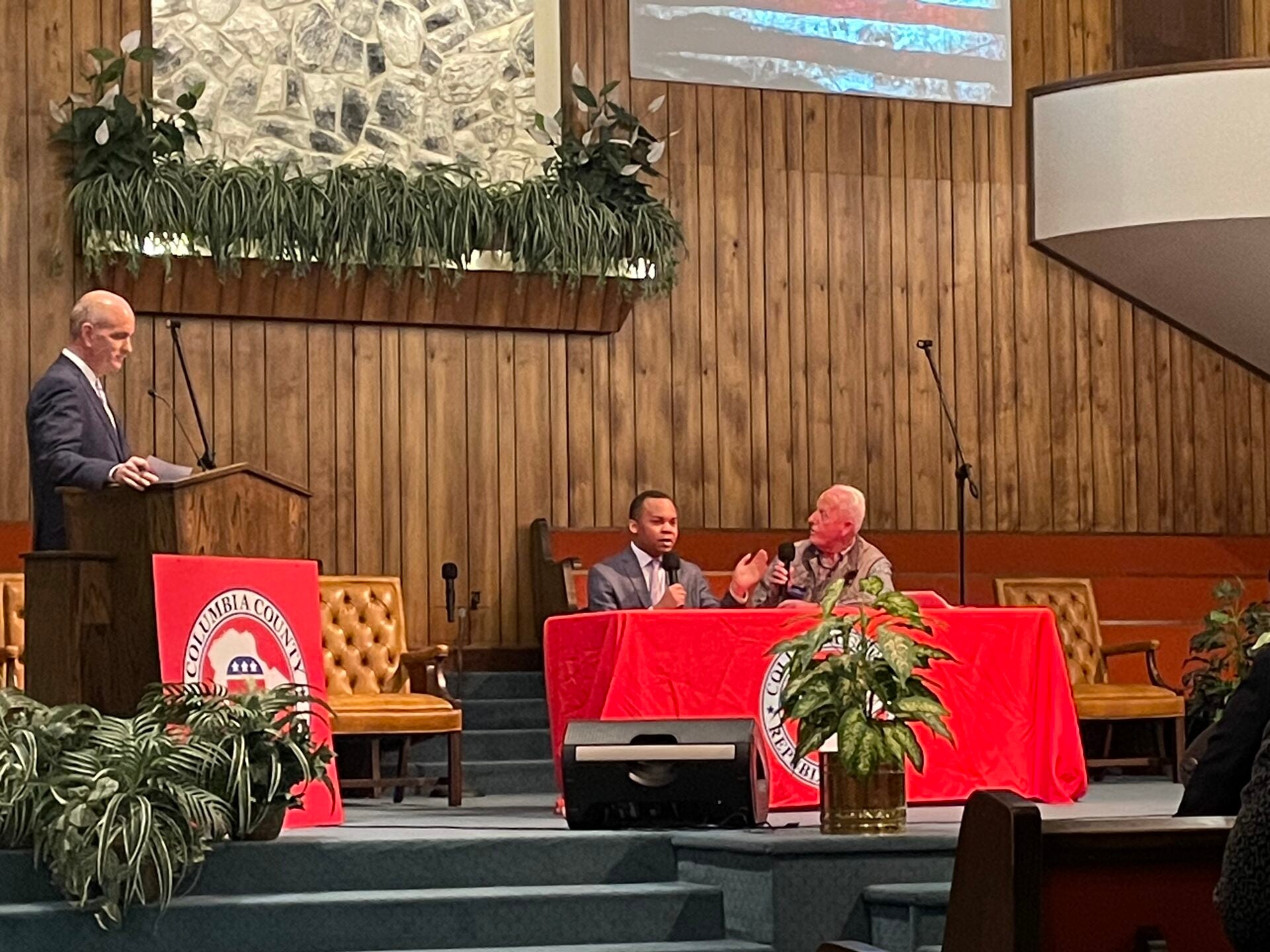 Pearson and Richardson debate in town hall before District 125 runoff ...