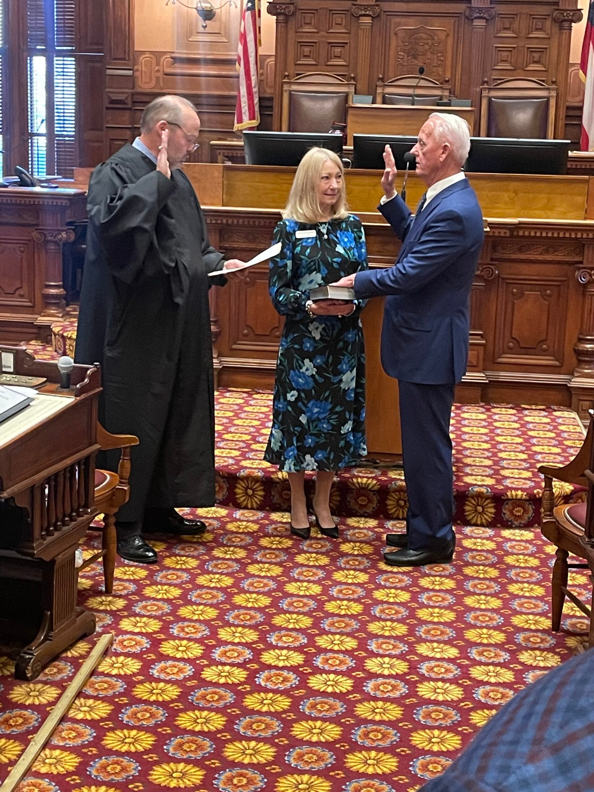 Gary Richardson sworn in as District 125 representative, Pearson ...