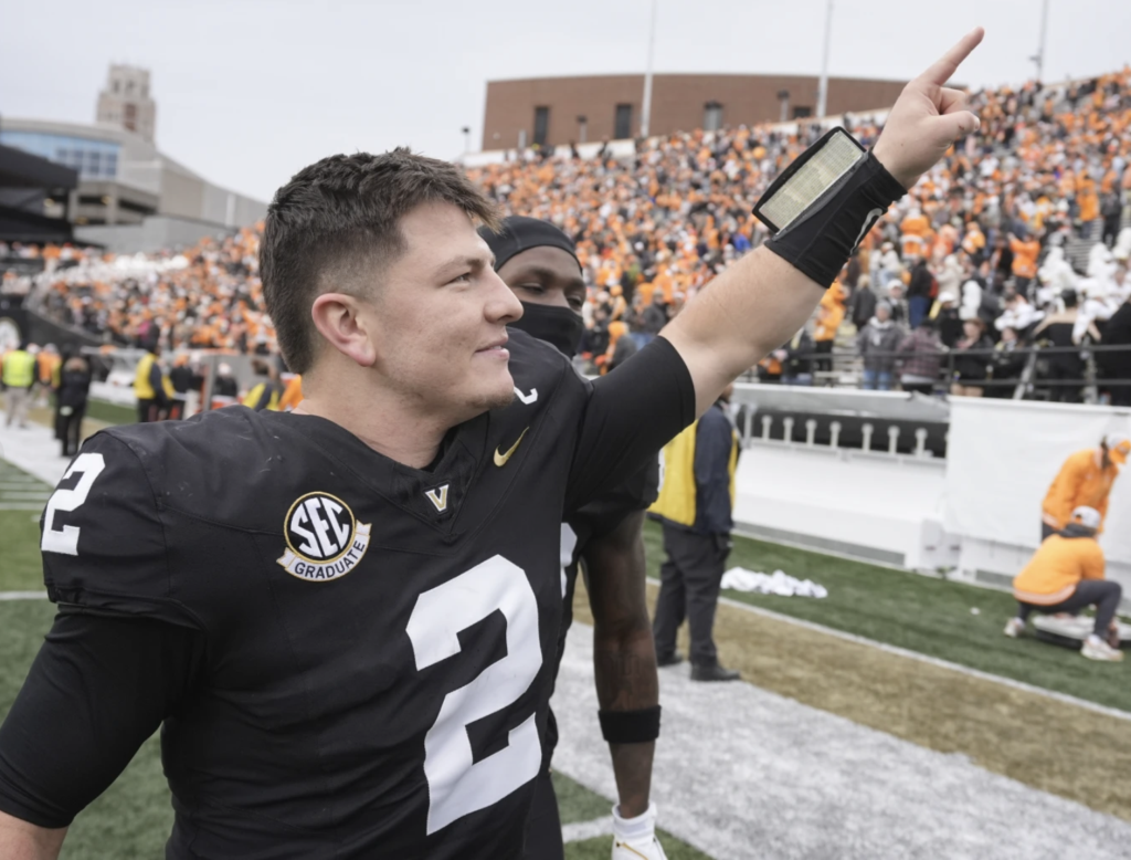 Pavia leads Vanderbilt against King, Georgia Tech in Birmingham Bowl ...