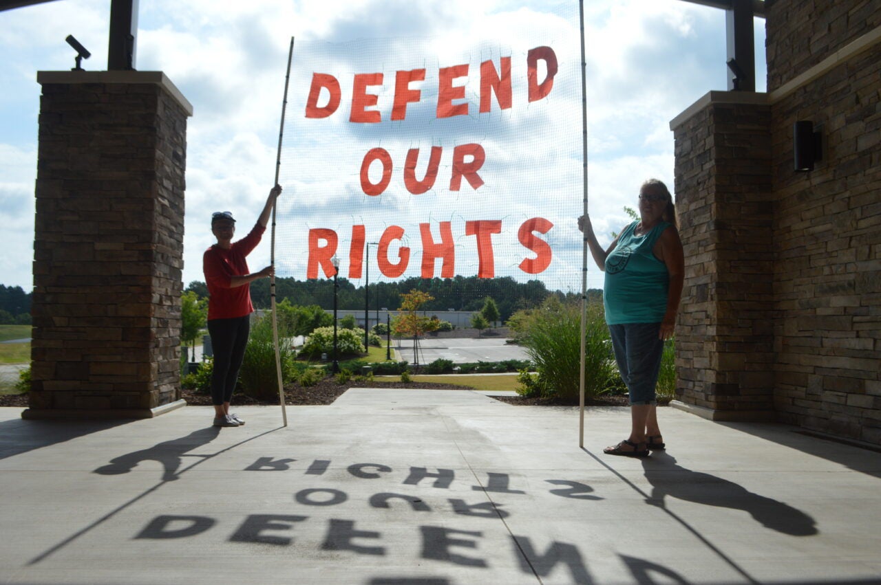Signs from above: overpass activism intended to inspire political ...