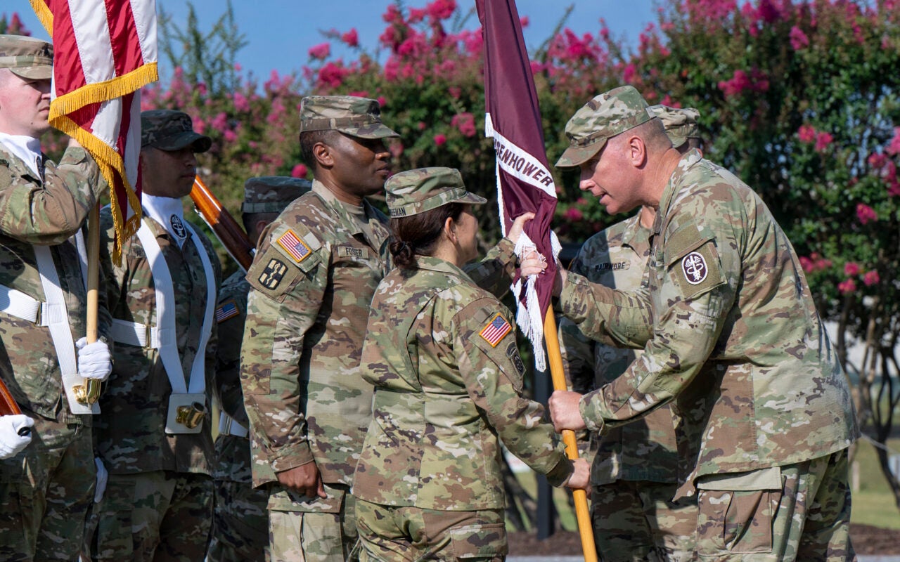 Eisenhower Army Medical Center changes command in ceremony - The Augusta Press