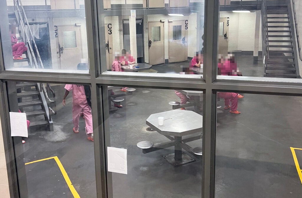 12 photos show inside crowded Webster jail, as grand jury raises alarm ...