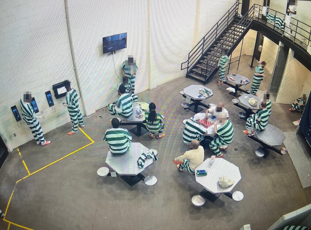 12 photos show inside crowded Webster jail, as grand jury raises alarm ...