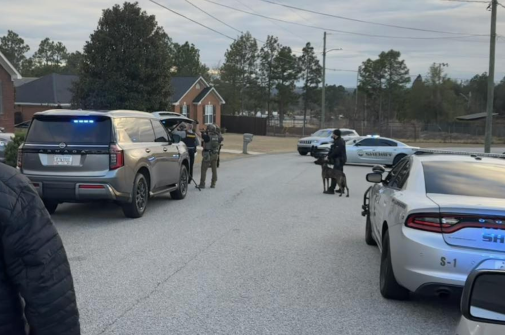 Murder suspect wanted in New York arrested after SWAT standoff in ...